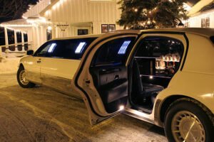 All You Need to Know About Party Limo Rental Prices and Packages - SM ...